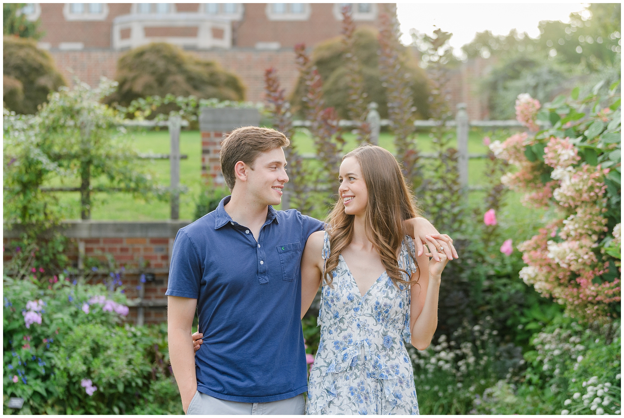 Engagement session at Waveny Park | juliajaneweddings.com